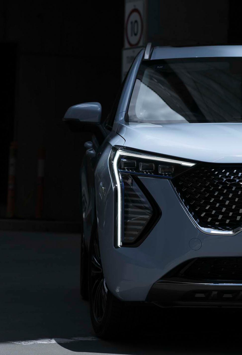 Jolion Range - Elevate Your City Drive with Our Small SUV | GWM