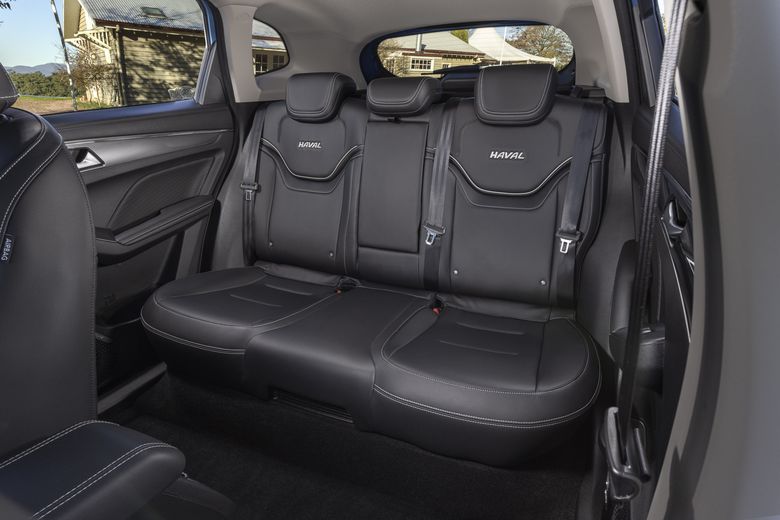 Jolion Interior - Elevate Your City Drive with the Modern Comforts | GWM